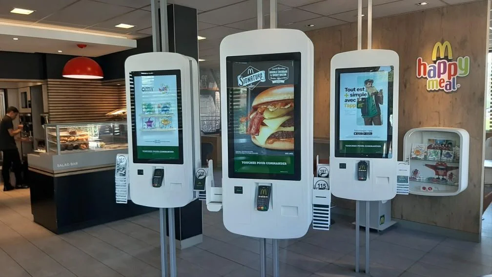 La borne de commande révolutionne la restauration rapide - Splash360